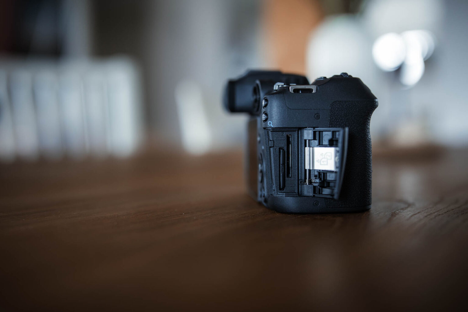 Canon EOS R7 vs. EOS R8 - Vergleich der Systemkameras