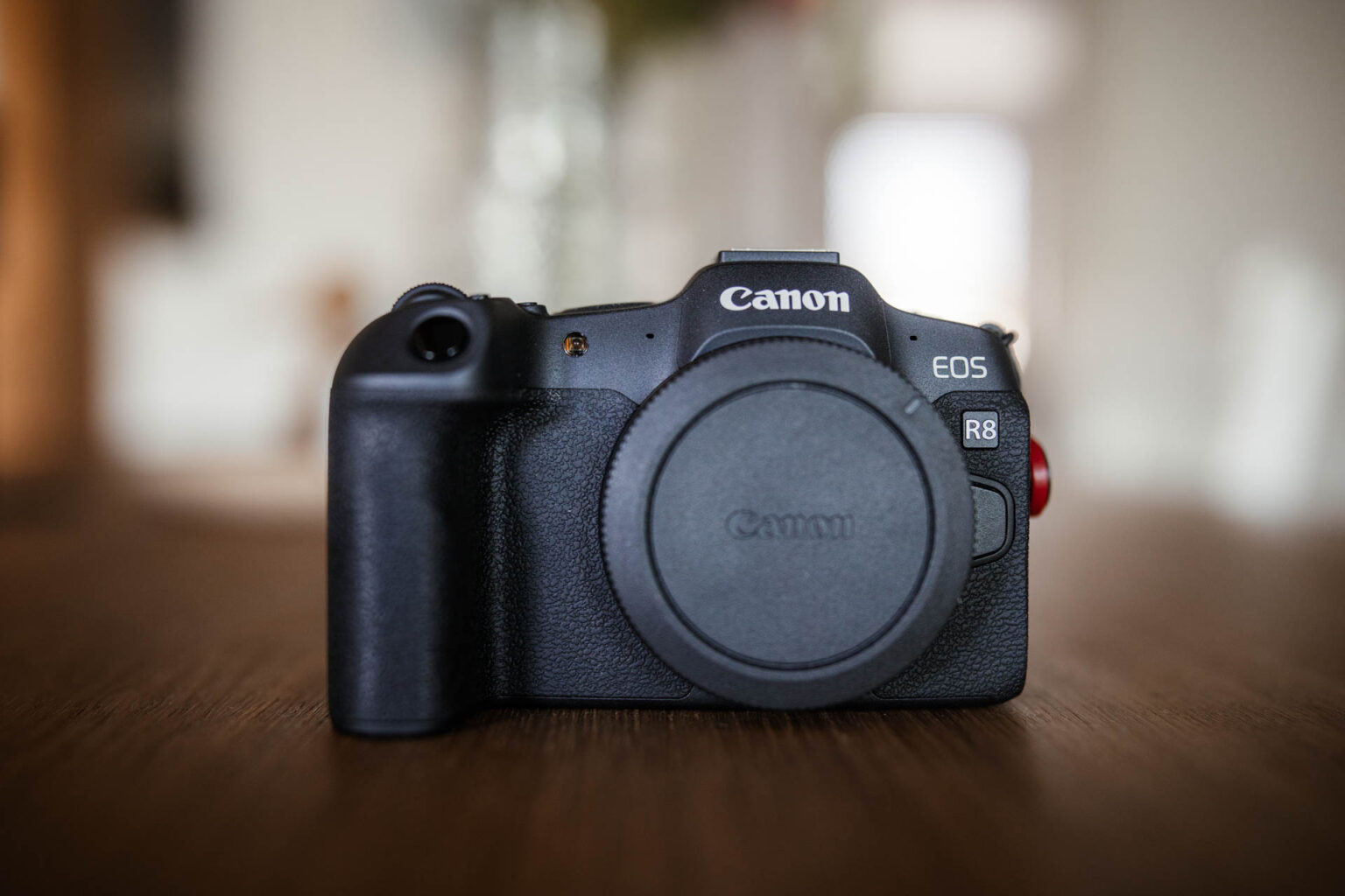 Canon EOS R7 vs. EOS R8 - Vergleich der Systemkameras